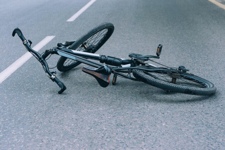 Tödlicher Unfall im Landkreis Gotha: 59-Jähriger kommt von Radweg ab