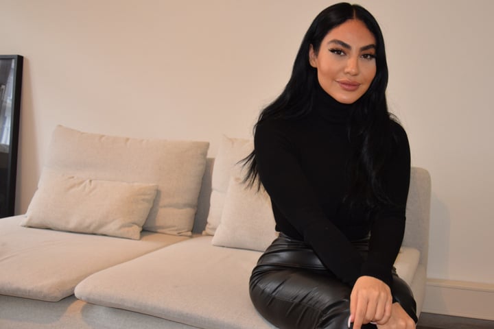 Stuttgart: Die Frau hinter den bekannten Augenbrauen - So ist Sofia Ghasab privat