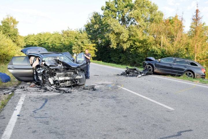 Tödlicher Unfall auf B85 bei Bruck in der Oberpfalz: Skoda kracht in ...