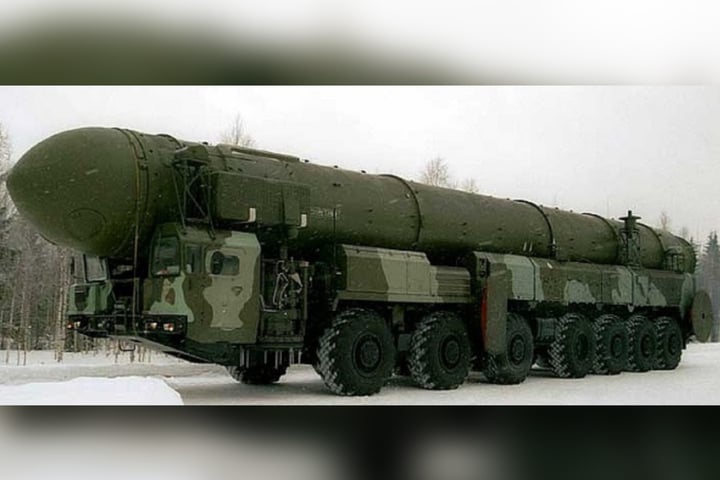 Neue Superwaffe? Russland feuert experimentelle Rakete "Oreschnik" auf ...