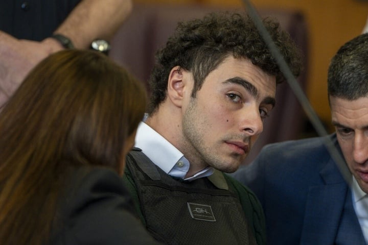 Luigi Mangione requests laptop in jail amid charges of killing ...