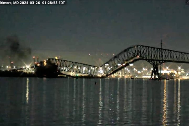 Baltimore bridge collapses: Frantic search and rescue efforts after ...