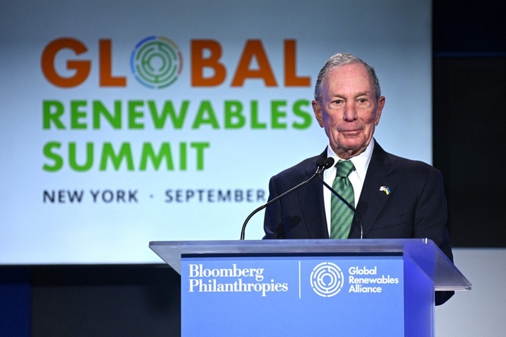 Billionaire Michael Bloomberg offers to step in after Trump withdrawal ...