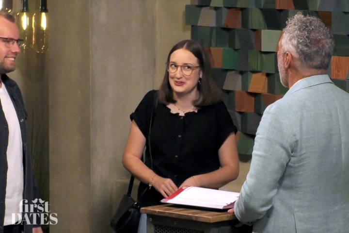First Dates: Als Vanessa den Namen ihres Date-Partners hört, denkt sie ...