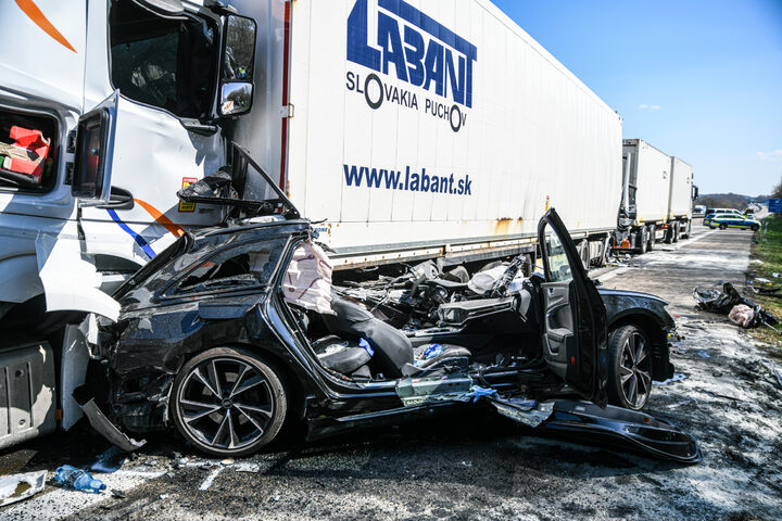 Unfall A6 bei Wolpertshausen: Ein Toter, drei Schwerverletzte!