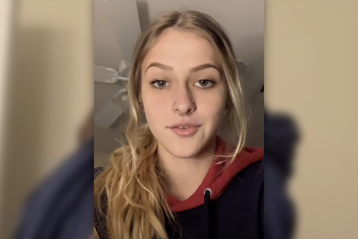 TikTok: Frau lässt sich Namen ihres Freundes tätowieren – eine Woche ...