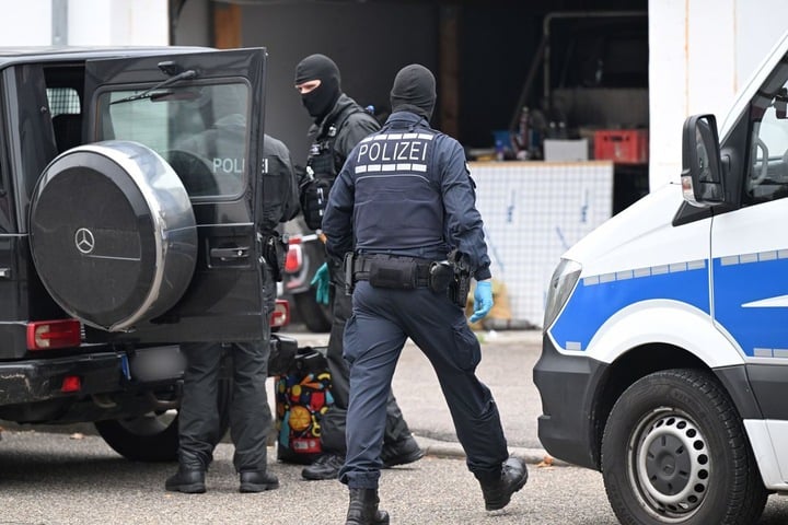 Razzia in drei Bundesländern: Polizei durchsucht 20 Objekte