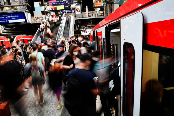 Hamburg: hvv erhöht fast alle Ticket-Preise - Das müsst Ihr ab 2023 zahlen