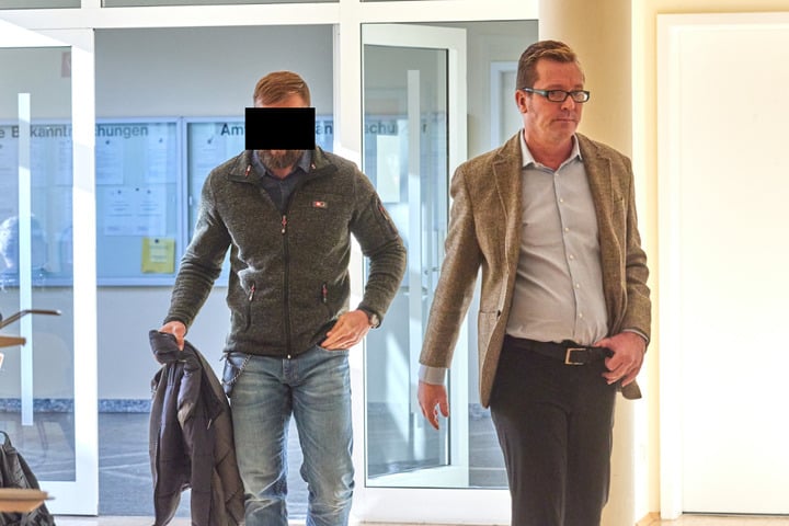 Prozess in Pirna: Schlägerprozess-Anwalt brüllt Richterin nieder