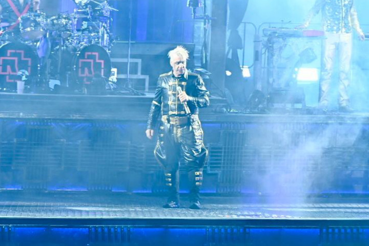 Row-Zero-Skandal hält Rammstein nicht zurück: Auftakt-Konzert in ...