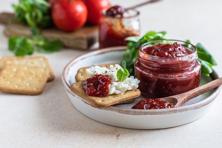 Tomatenmarmelade: Rezept für fruchtig-pikanten Aufstrich