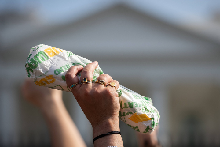 DC "sandwich guy" Sean Dunn acquitted of charges brought by Trump ...