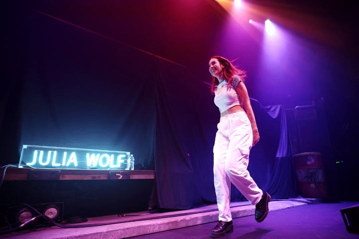 Julia Wolf stuns with Hot Killer performance in TV debut