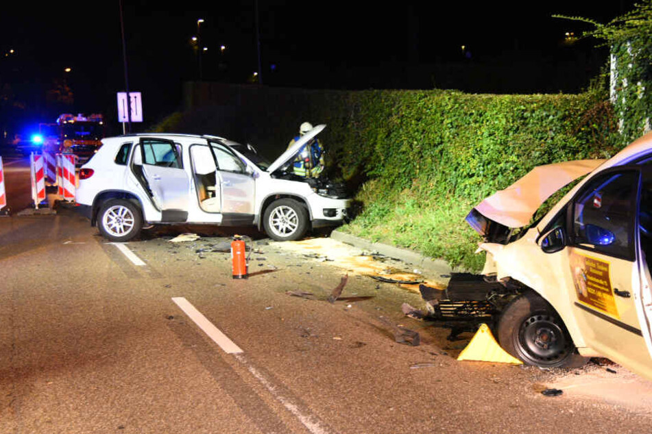 Schwerer Unfall Bei Heidelberg Auto Kracht Frontal In